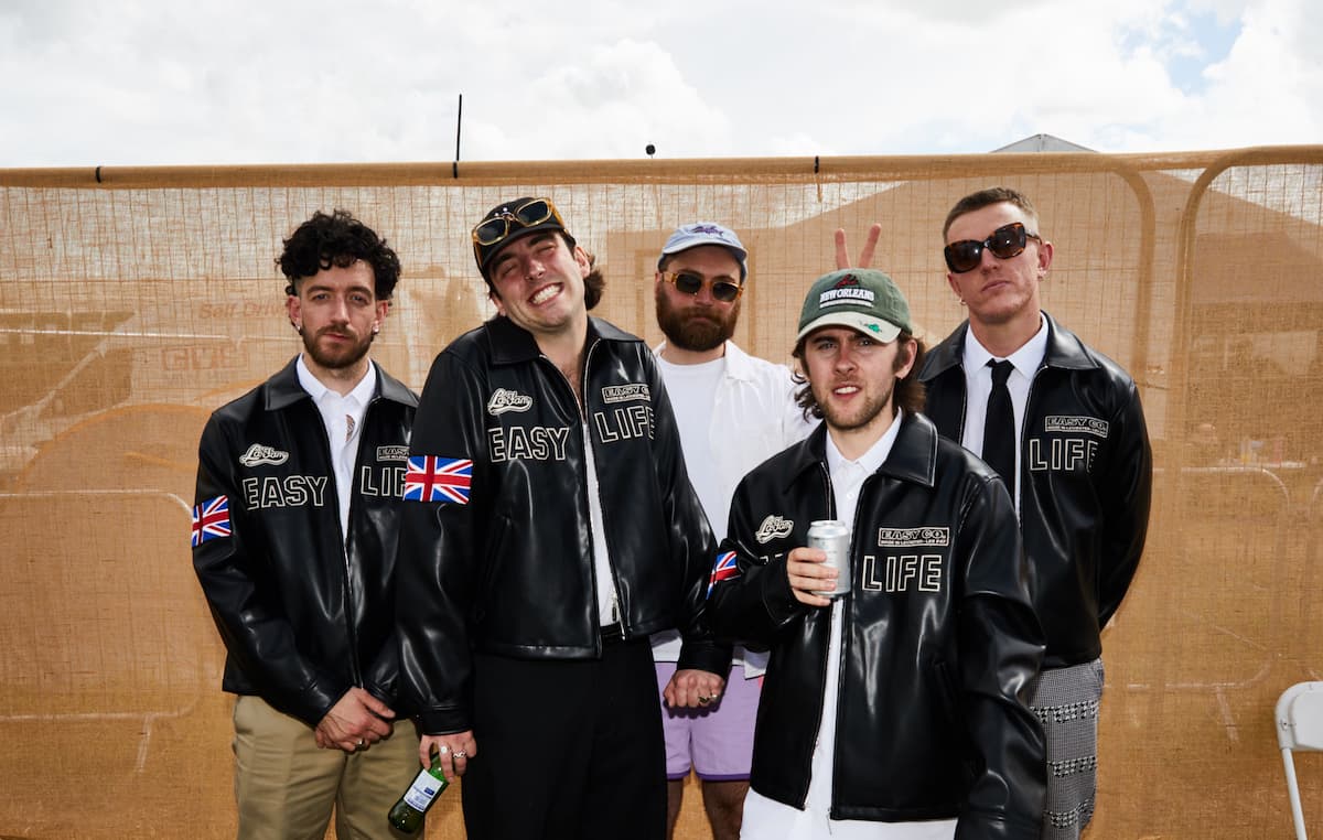 イージー・ライフ、現在のバンド名で最後となる楽曲“Trust Exercises”が公開 | NME Japan