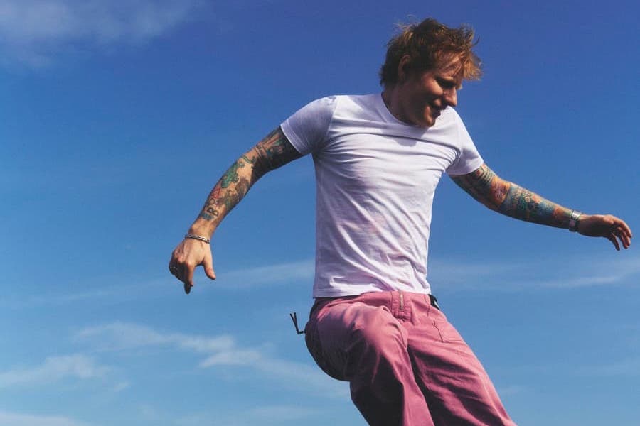 エド・シーラン、最新シングル“Azizam”のミュージック・ビデオが公開 | NME Japan